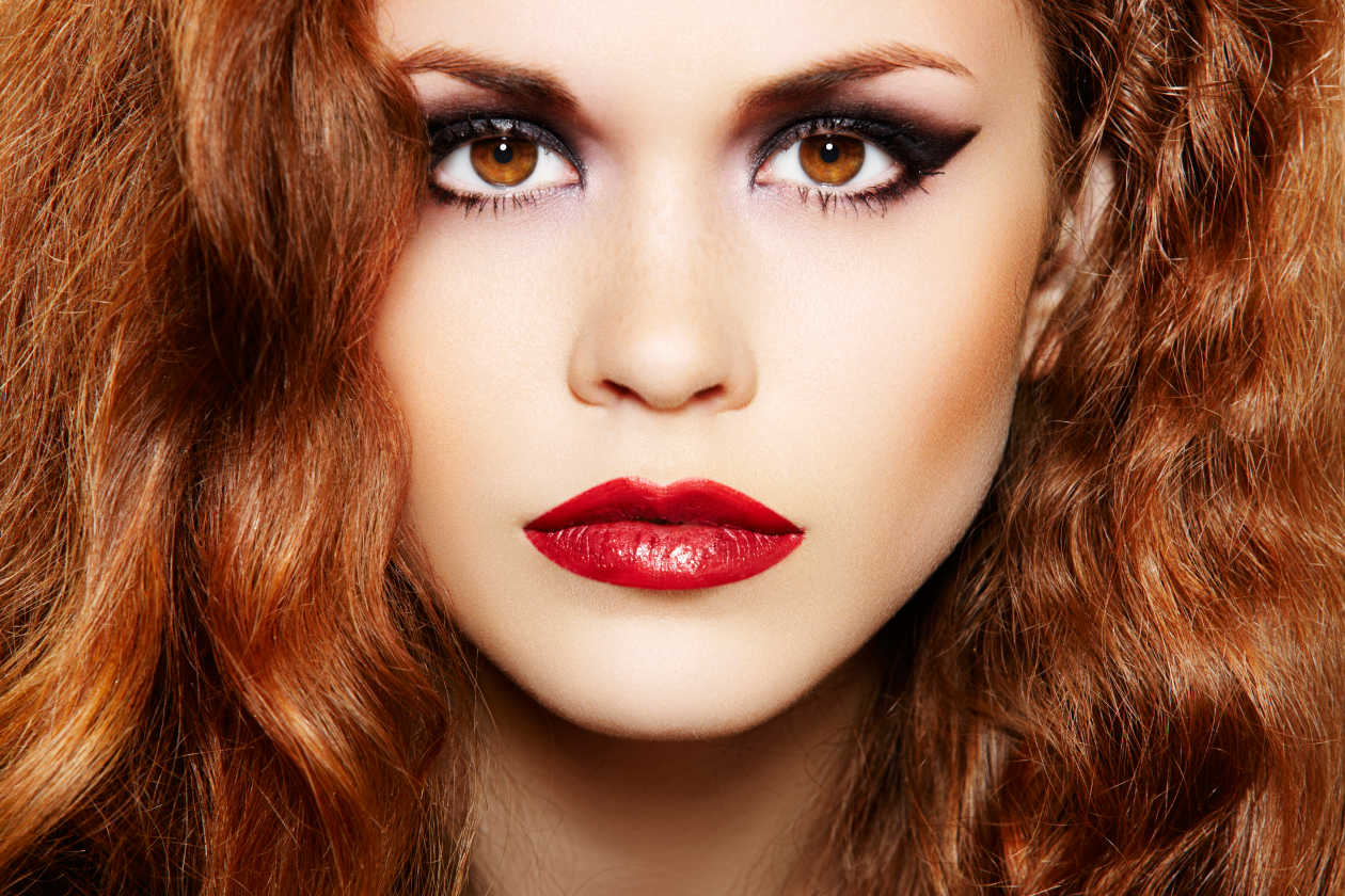 Trucos de maquillaje para resaltar los ojos marrones | Red17 Trucos de maquillaje para resaltar los ojos marrones | Red17